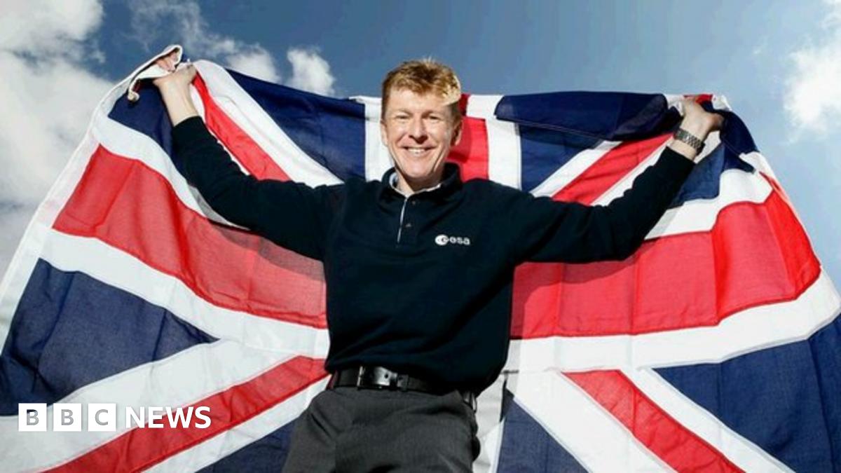 Ground control to 'Major Tim' - BBC News