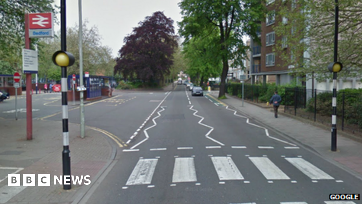 'Sick' driver impaled man on Bedford railings - BBC News