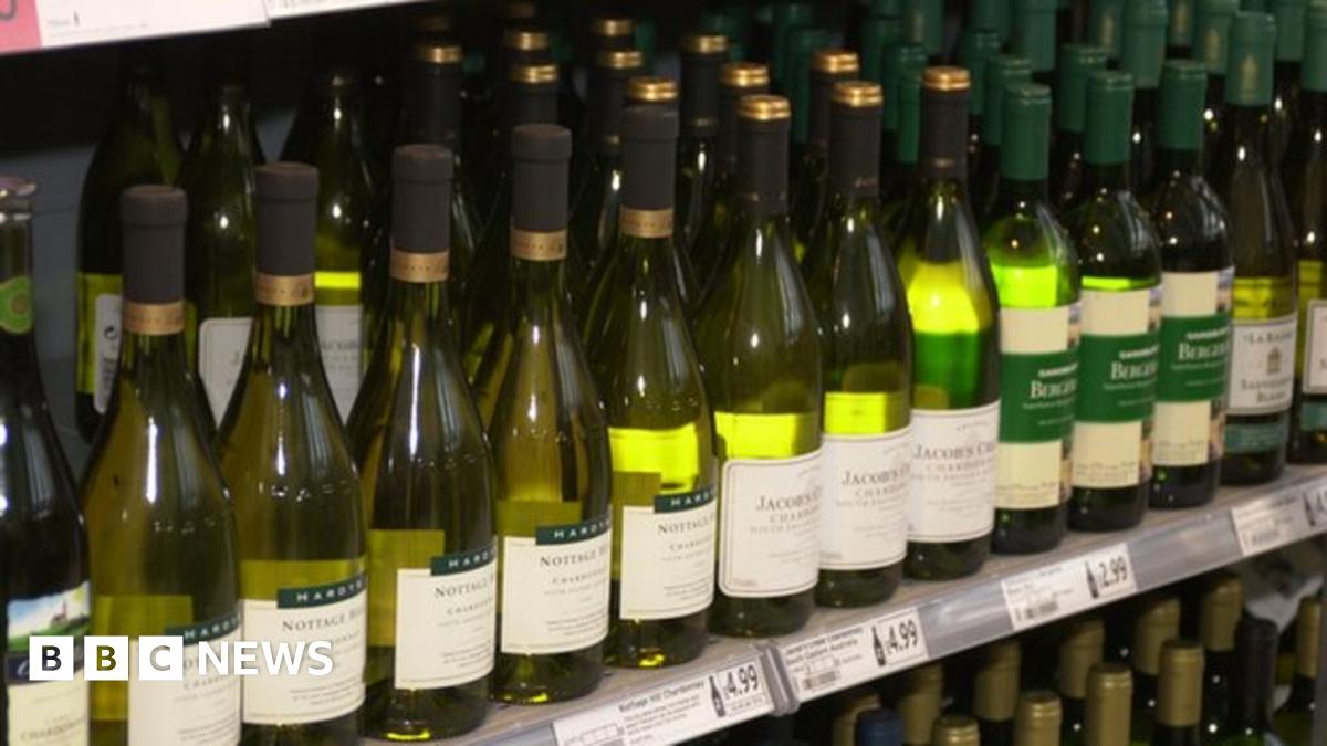 Drop in Scottish alcohol sales 'due to multi-buy ban' - BBC News
