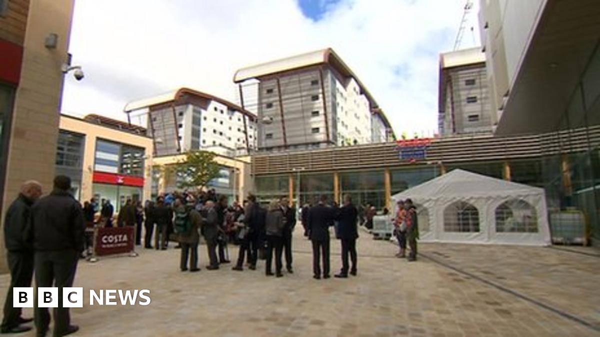 Gateshead Trinity Square: £150m development opened - BBC News