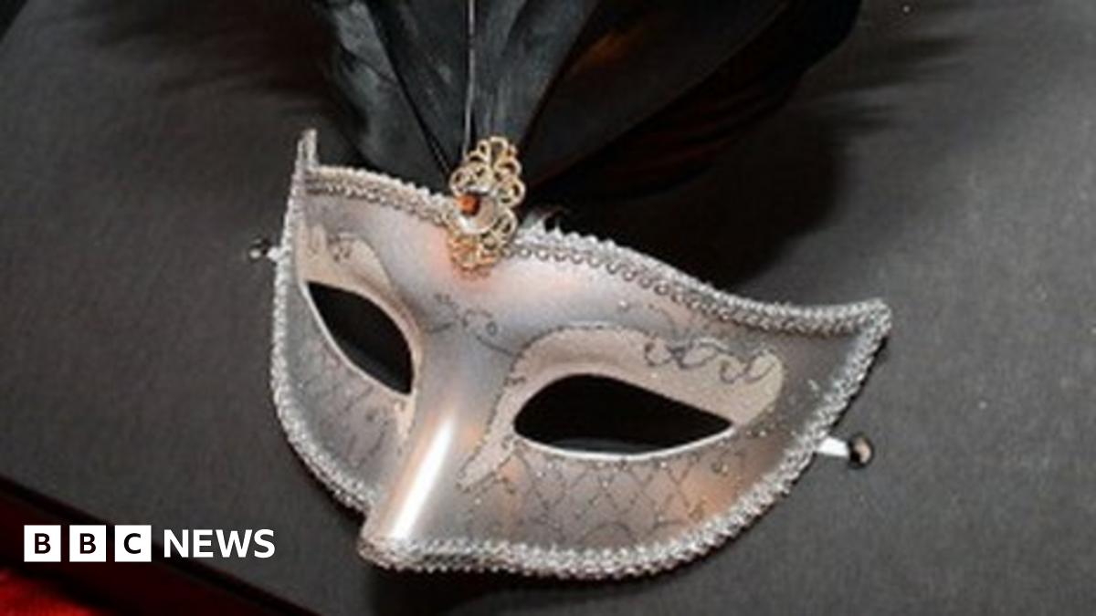 Amazon to allow e-book fan fiction sales in US - BBC News