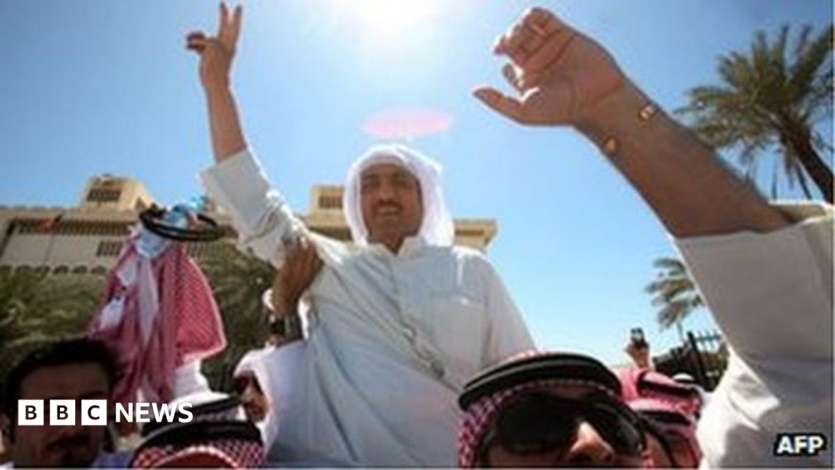 Kuwait opposition leader al-Barrak's sentence quashed - BBC News