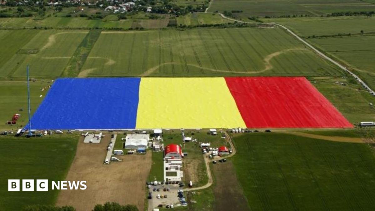 Romania village of Clinceni claims largest flag record - BBC News