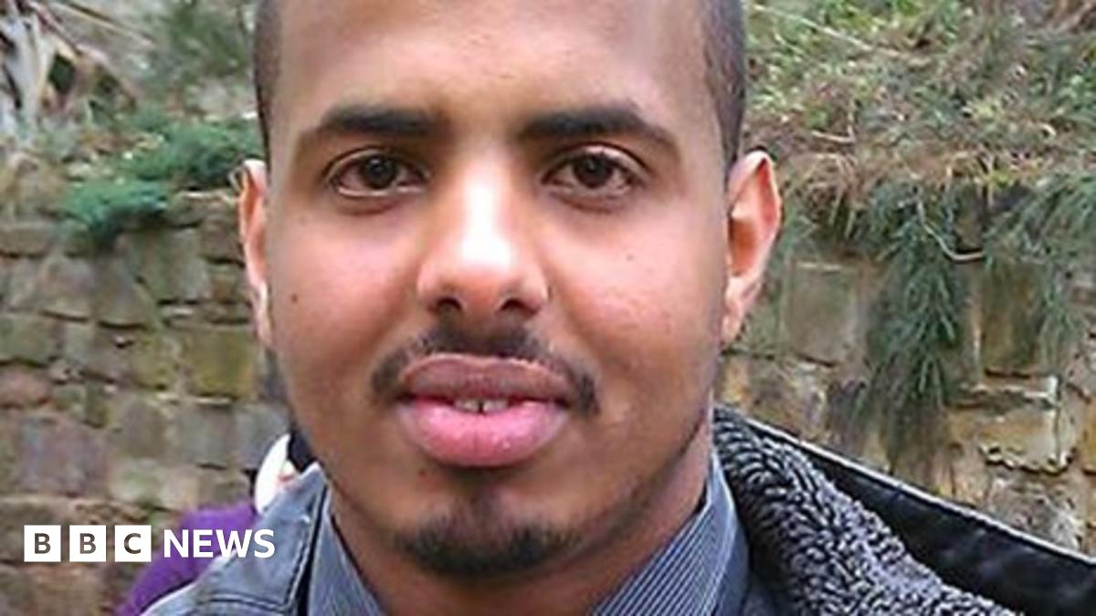 Mohamed Abdi shooting: Murder trial begins - BBC News