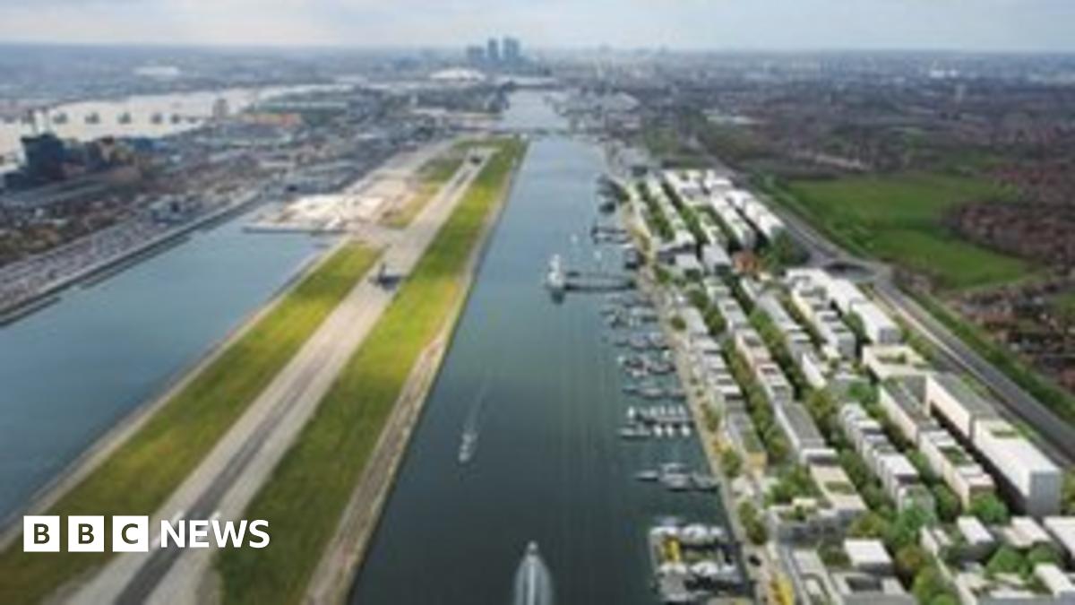£1bn Royal Dock business hub deal for Newham - BBC News