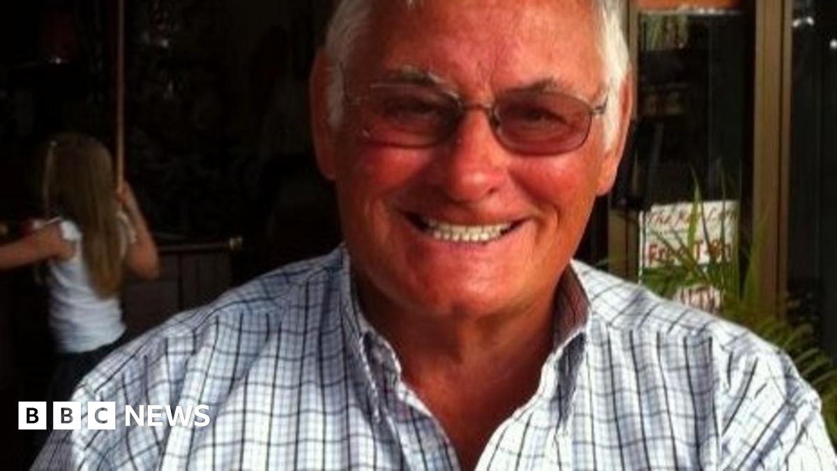 Severn Crossing crash: Tribute paid to Raymond Jenkins - BBC News