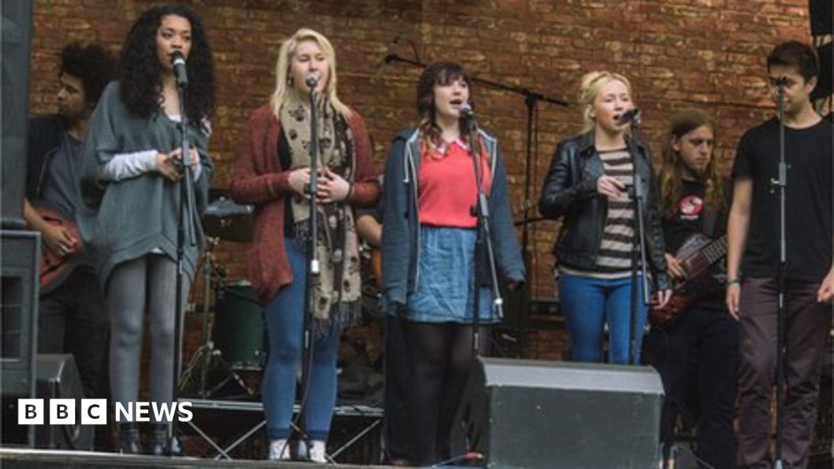 Band On The Wall launches 'rock school' with Manchester College - BBC News