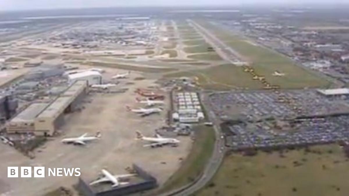 Heathrow to rank airlines on noise pollution - BBC News