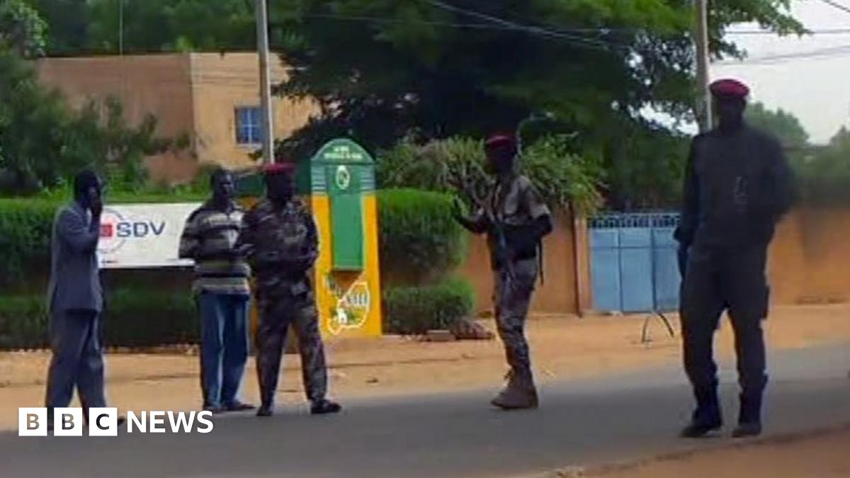 Suspected Islamist militants attack Niger prison - BBC News