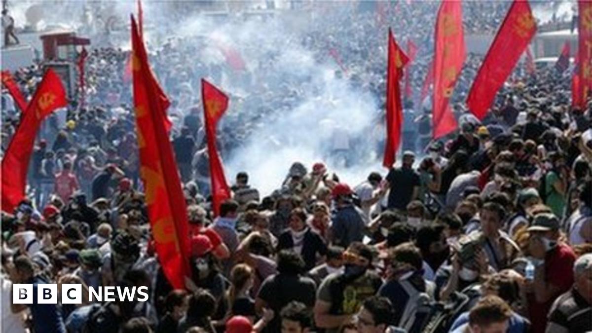 Turkey protest: Anti-government clashes spread - BBC News