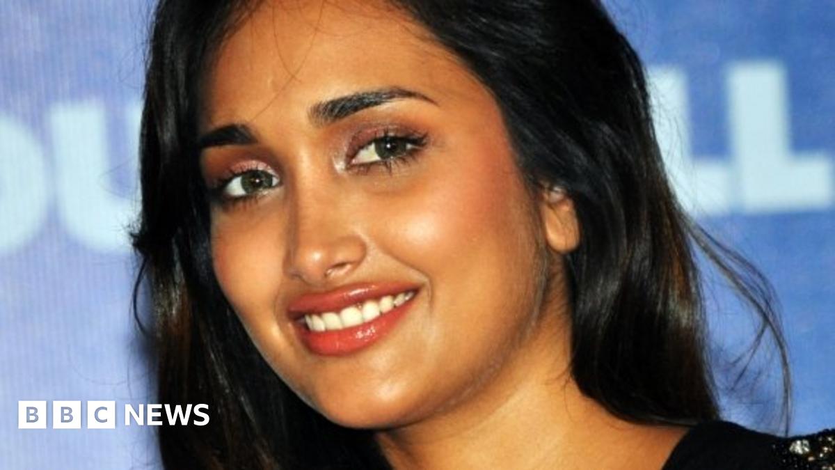 Bollywood actress Jiah Khan found dead in Mumbai - BBC News
