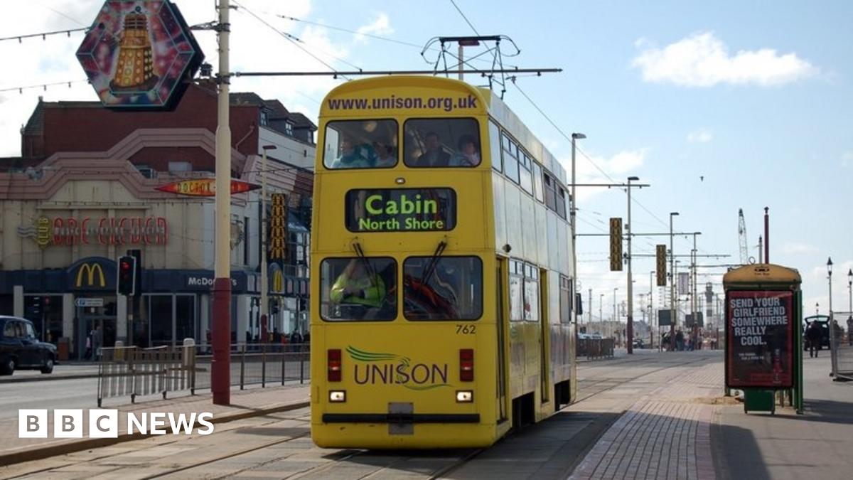 Blackpool is 'most deprived seaside town' - BBC News