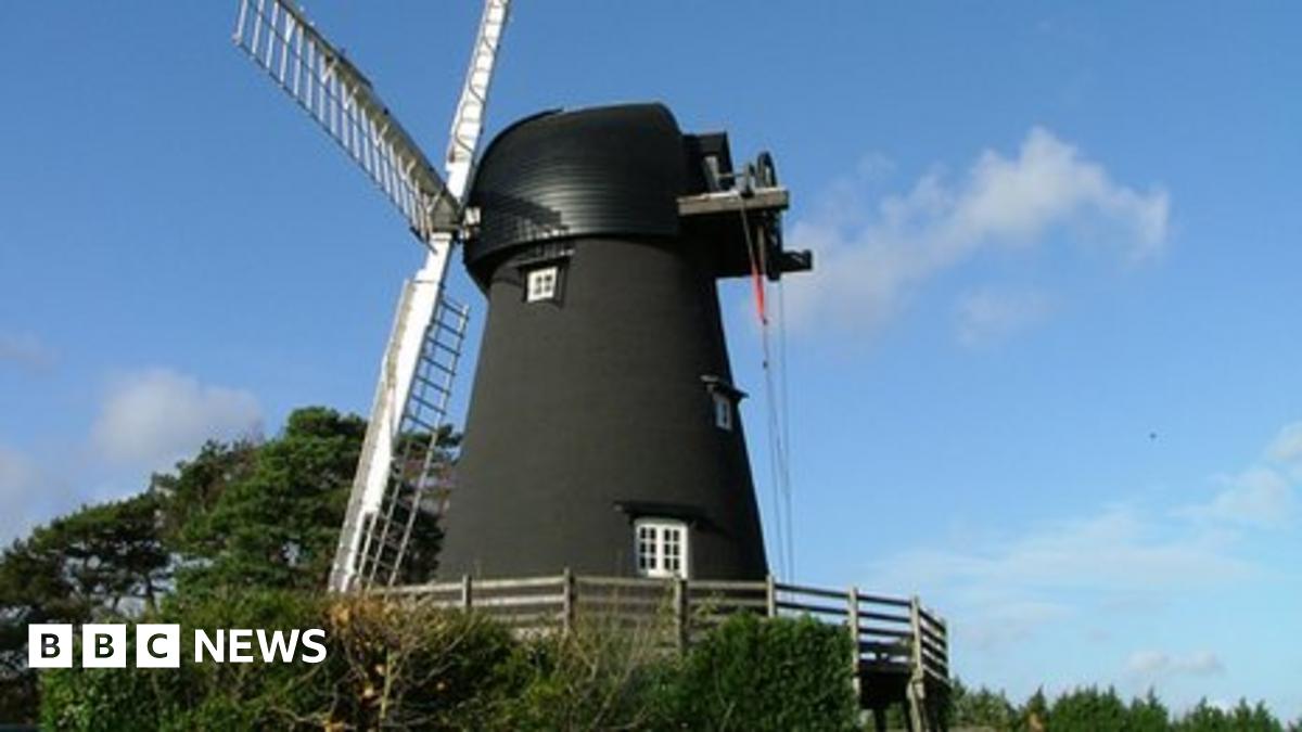 Bursledon Windmill wins £94k lottery grant - BBC News