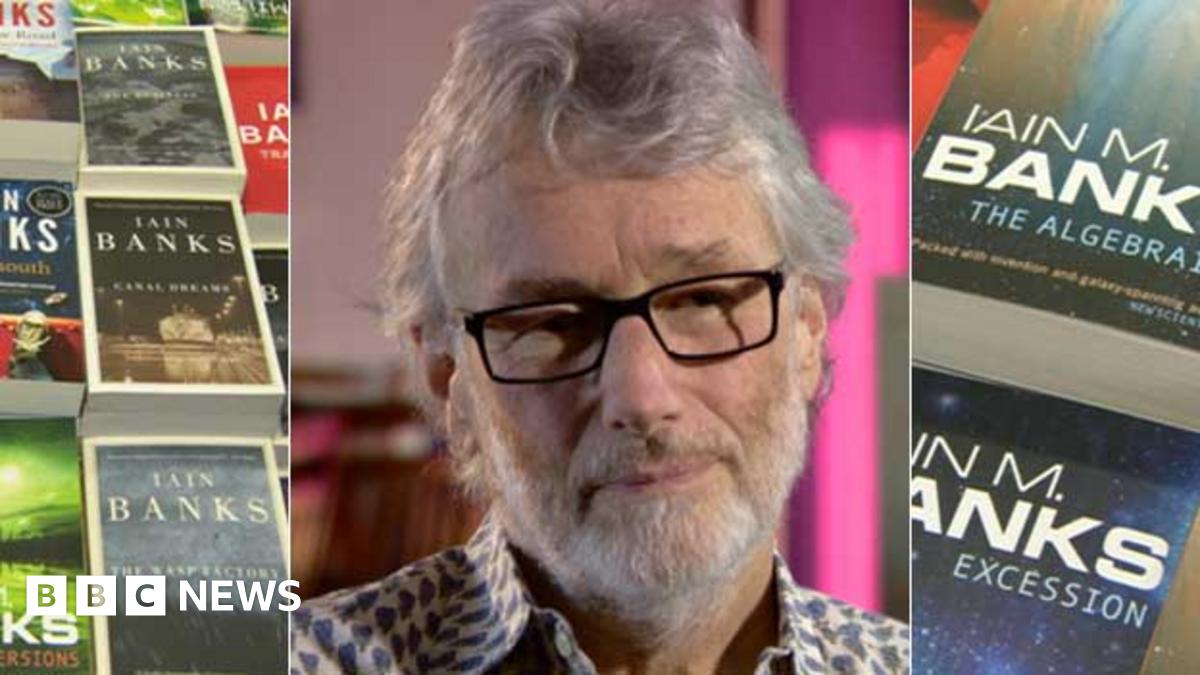 Author Iain Banks: In his own words - BBC News