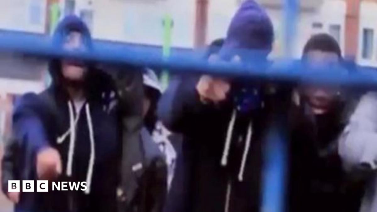 YouTube gang videos removed after Newham council request - BBC News