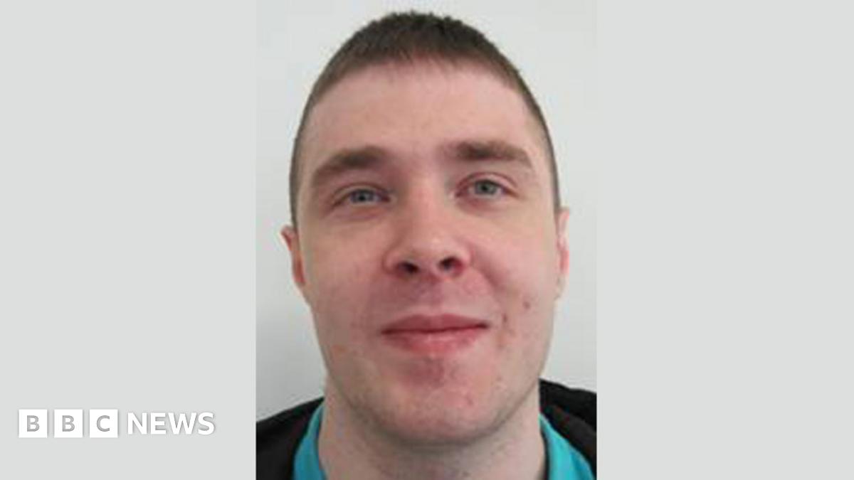 Police arrest absconded patient George McCann - BBC News