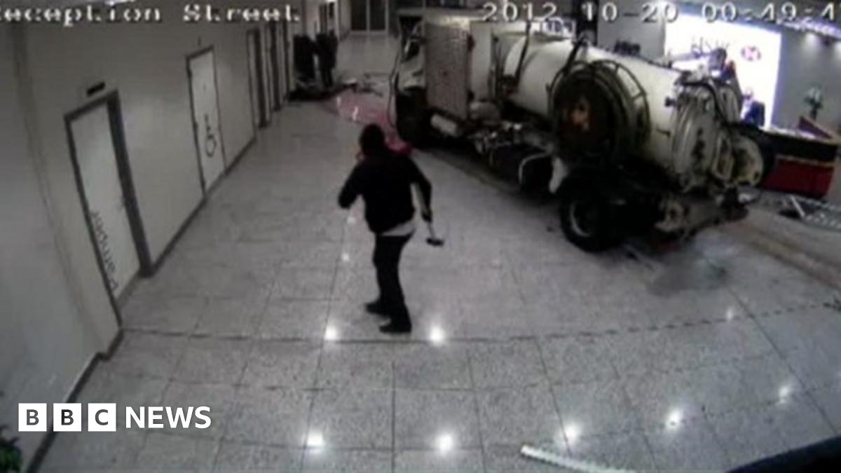 George Nicol and David Fowler jailed over failed ATM ram-raid - BBC News