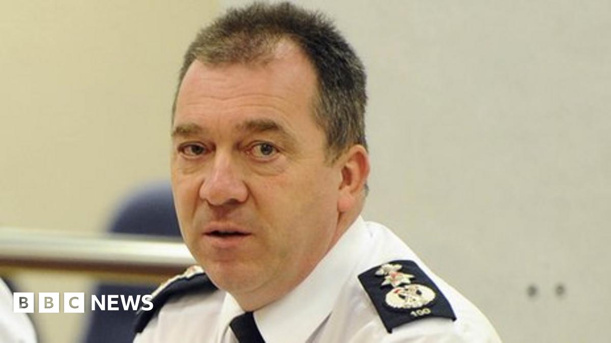 PSNI Chief Constable Matt Baggott attends first Sinn Féin event - BBC News
