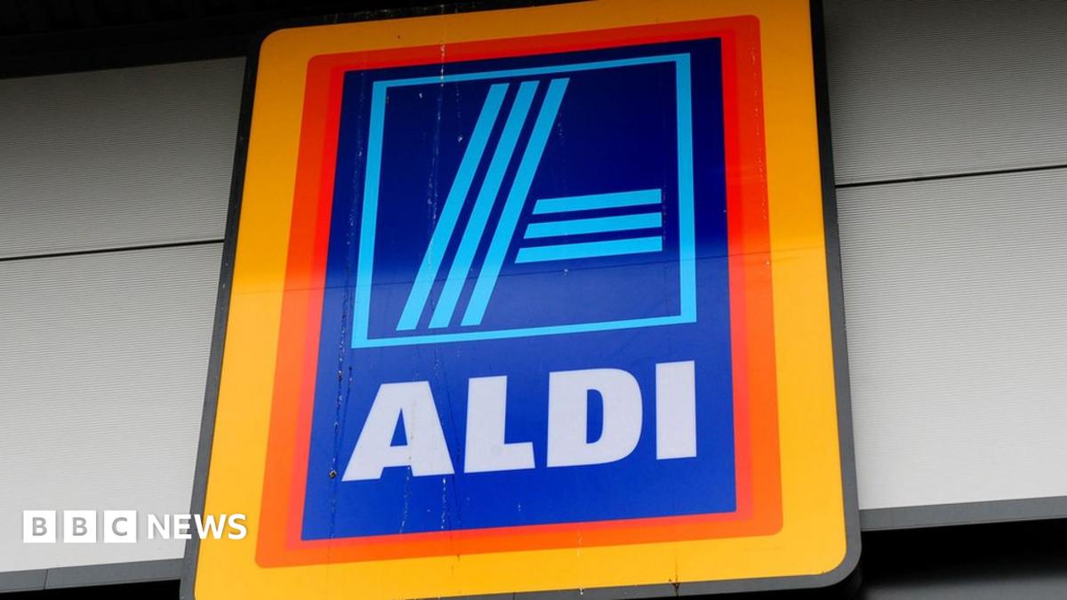 Aldi supermarket sees UK profits and sales jump - BBC News