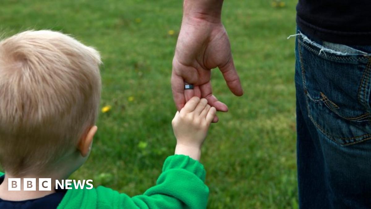 'A million children growing up without fathers' - BBC News