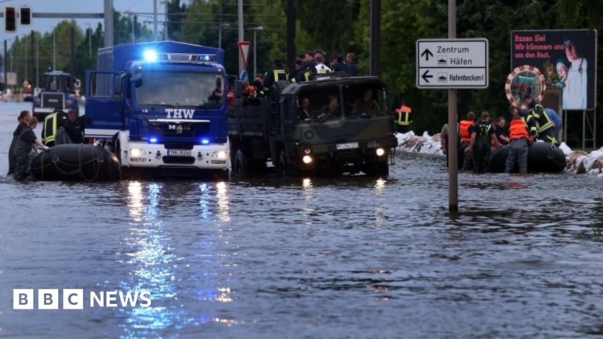 Thousands flee flood-hit parts of Germany and Hungary - BBC News
