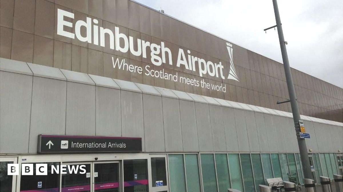 Edinburgh airport backs calls for new runway at Gatwick - BBC News