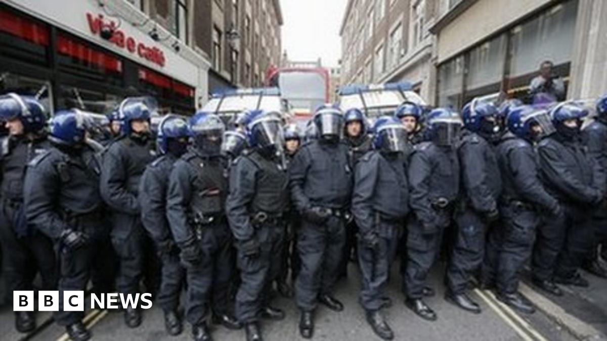 G8 protests: Latest demonstration ends with no arrests - BBC News
