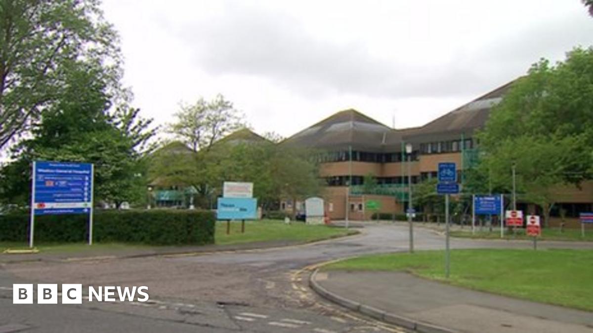 Weston General Hospital 'must improve patient care' - BBC News