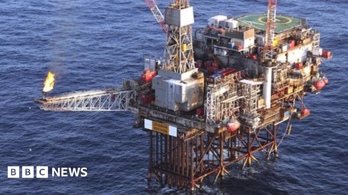 'Worrying' decline in oil and gas production - BBC News