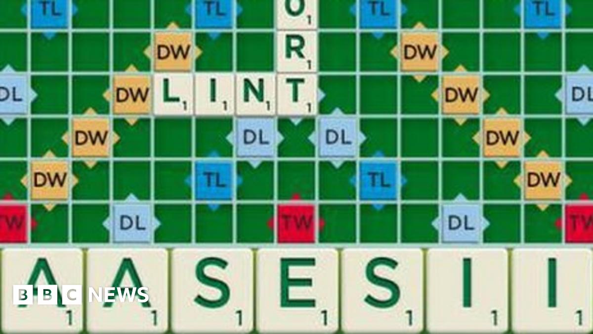 Scrabble app changes anger players on Facebook - BBC News