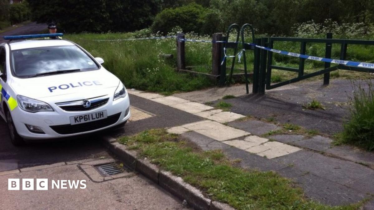 Parson Cross wasteland body death 'suspicious' - BBC News