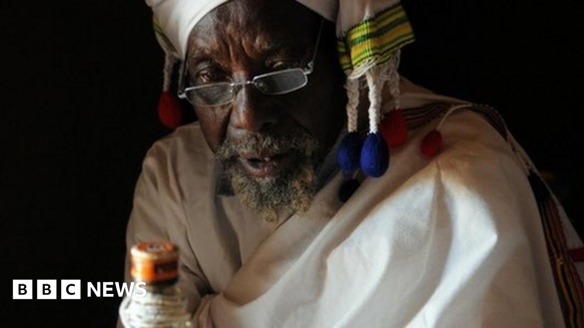 In pictures: Tanzania's traditional healers - BBC News