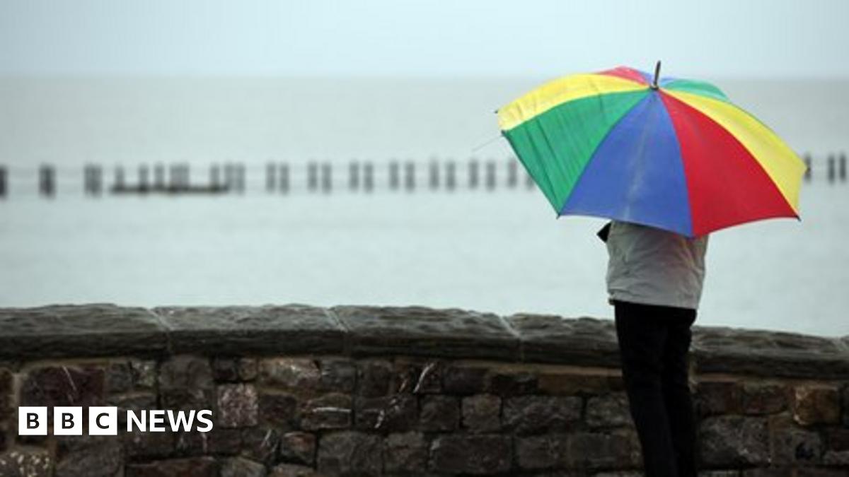 Met Office experts meet to analyse 'unusual' weather patterns - BBC News