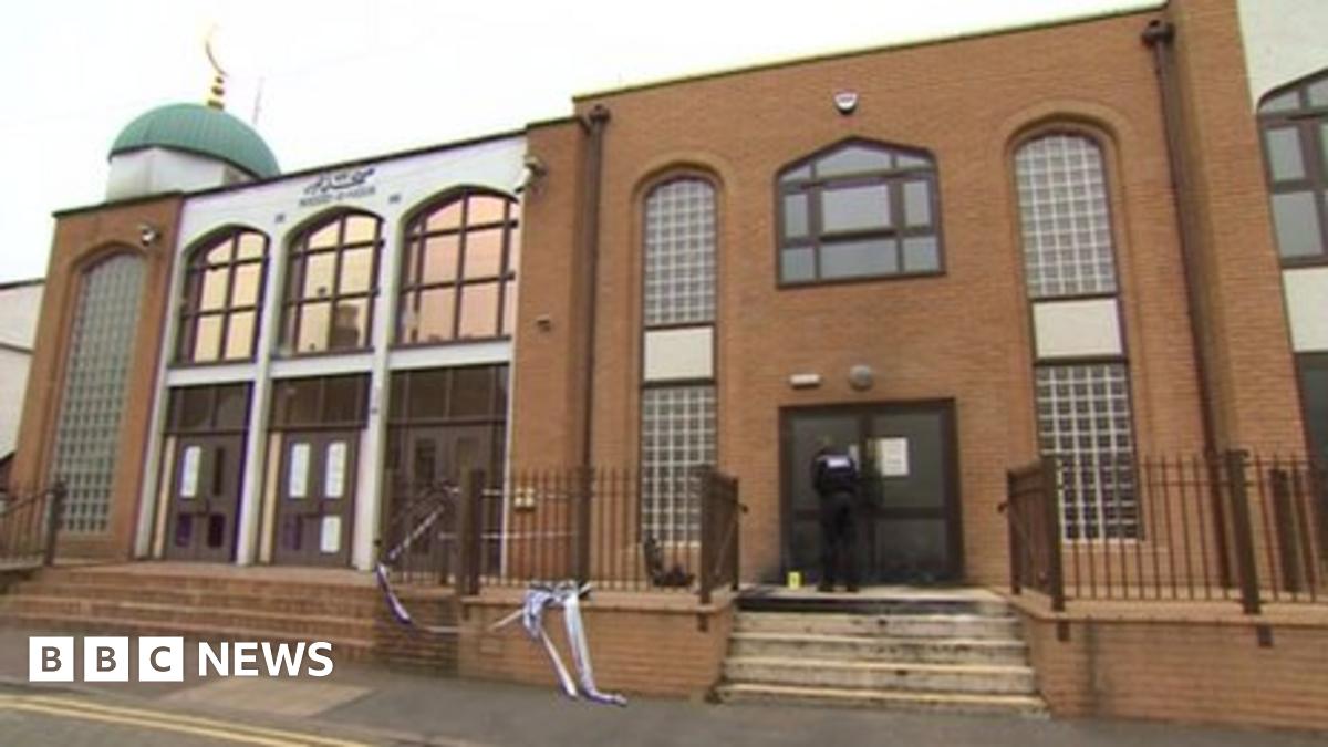 Gloucester mosque arson attack: Two men remanded - BBC News