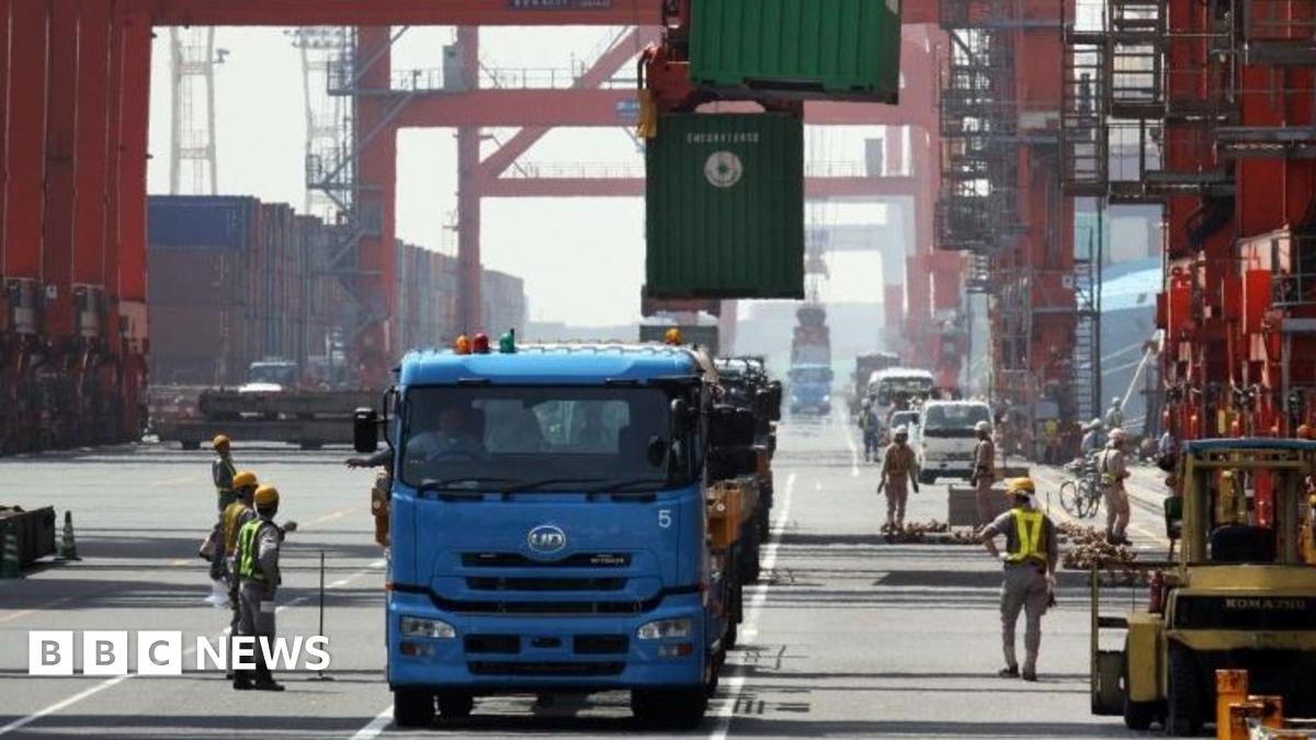Japanese exports rise by most since 2010 - BBC News