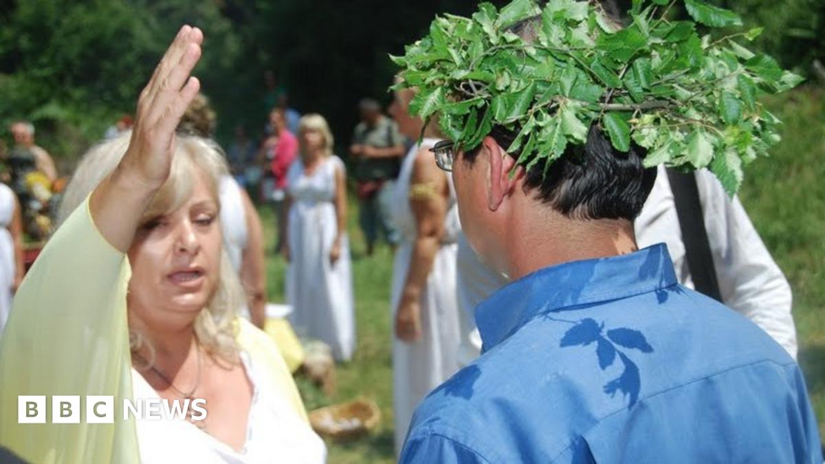 The Greeks who worship the ancient gods - BBC News