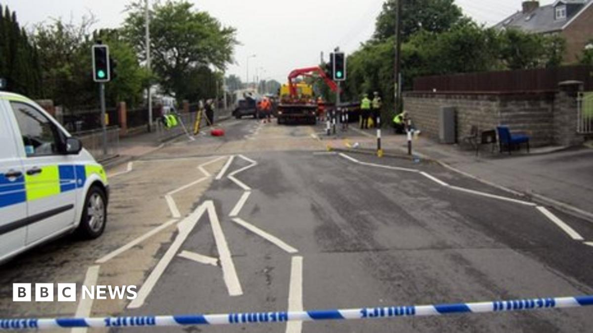 Rhoose school crash: Girl, nine, remains in intensive care - BBC News