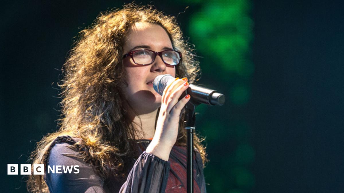 The Voice: From blind audition to dancing blind on live TV - BBC News