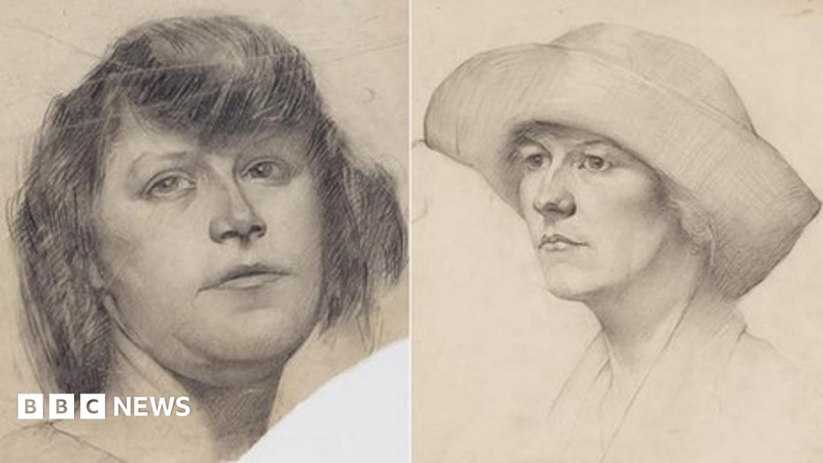 In pictures: Lowry's unseen art gets Salford showcase - BBC News