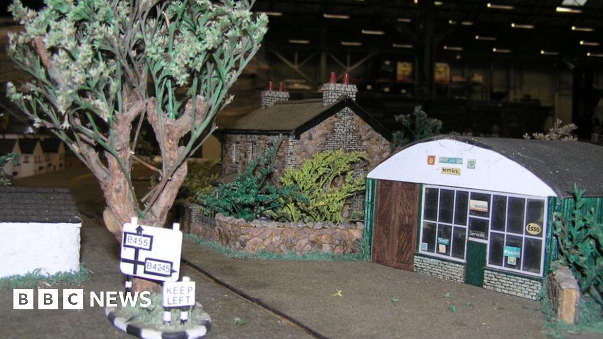 Magor model: 1950s Monmouthshire village recreated - BBC News