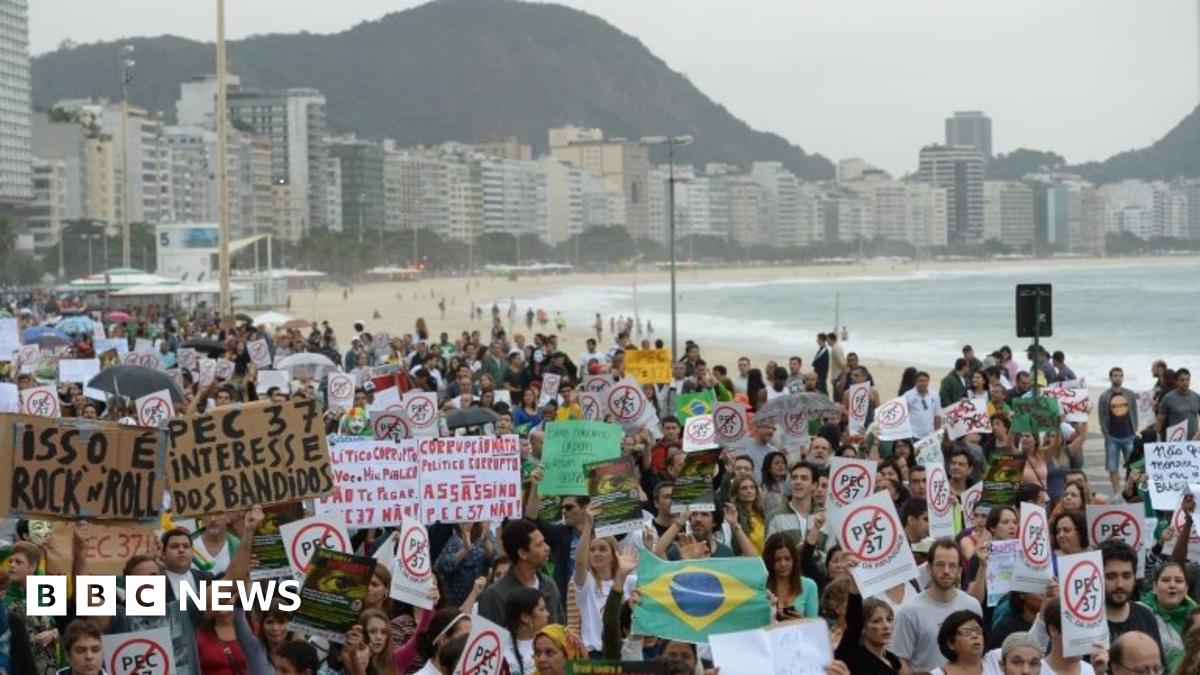 Brazil protests on smaller scale in Rio and Fortaleza - BBC News