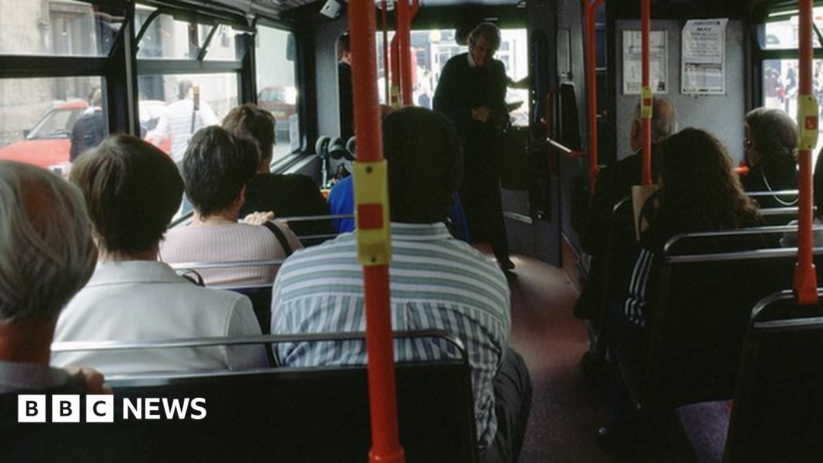School bus problems prompt parents' concern - BBC News