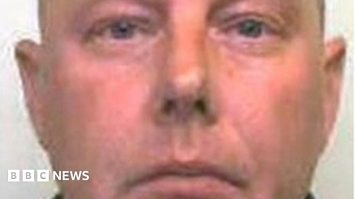 Sacked Wayne Crook jailed for workplace hammer attack - BBC News