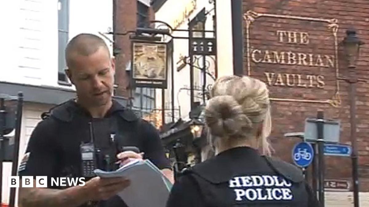 Wrexham Town Hill: Murder suspect still being questioned - BBC News
