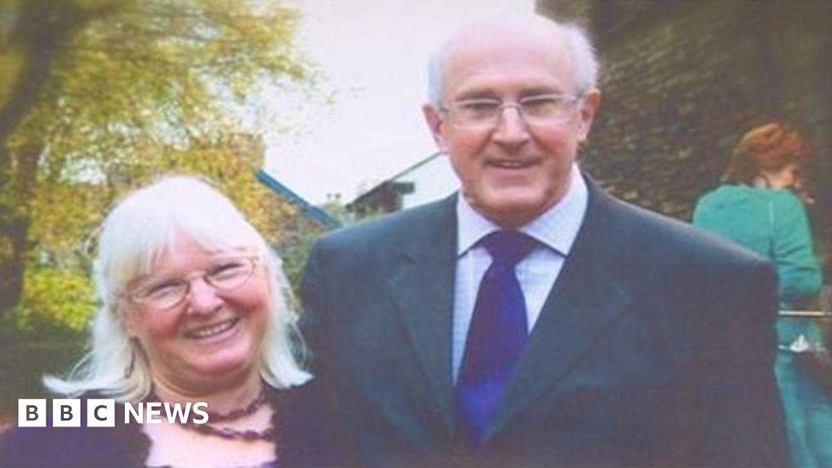 Alan Greaves death: Widow forgives church organist killers - BBC News