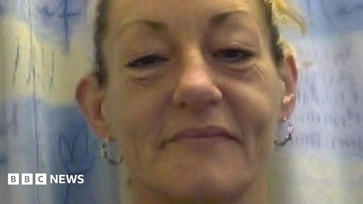 Women wanted for return to Maidstone prison - BBC News