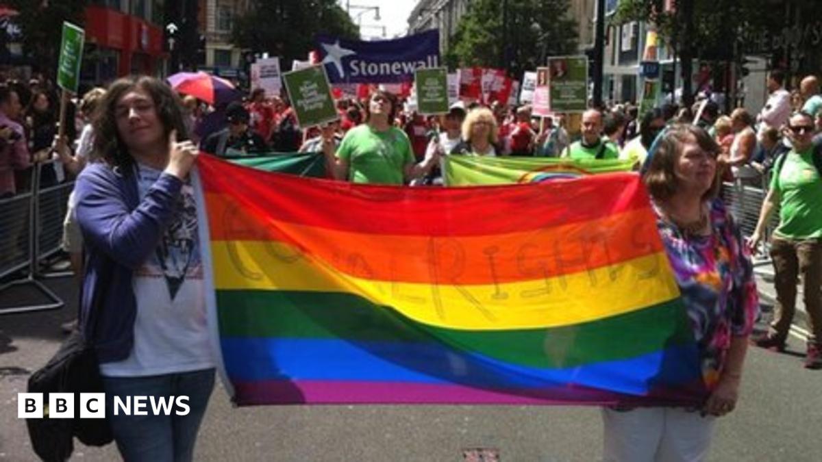 Thousands march in London Pride parade - BBC News