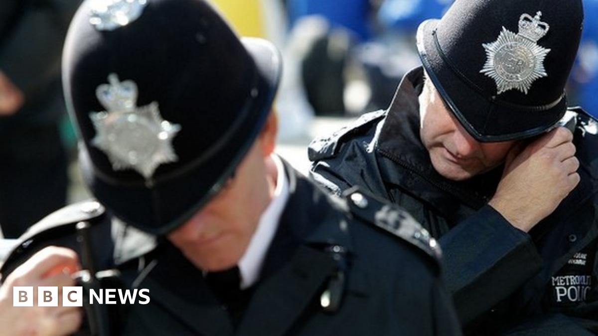 Future cops: How technology is set to change policing - BBC News