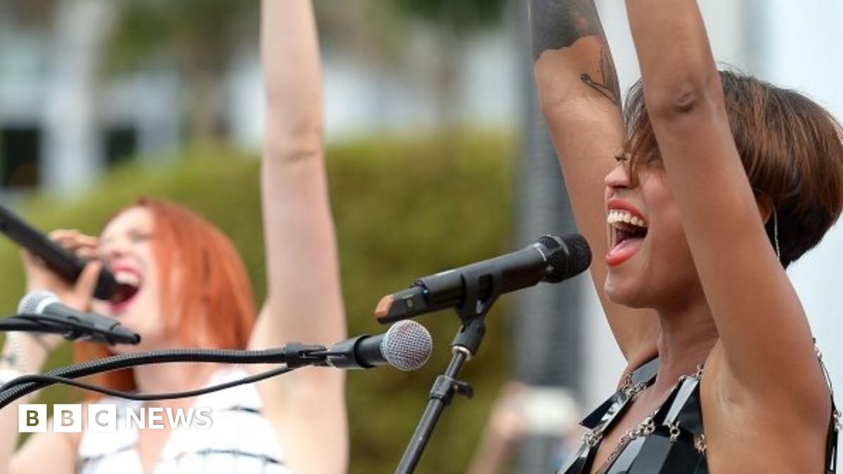 Icona Pop: The break-up behind I Love It - BBC News