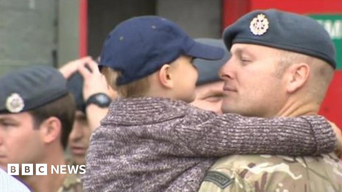 Homecoming parade for RAF personnel based at Leeming - BBC News
